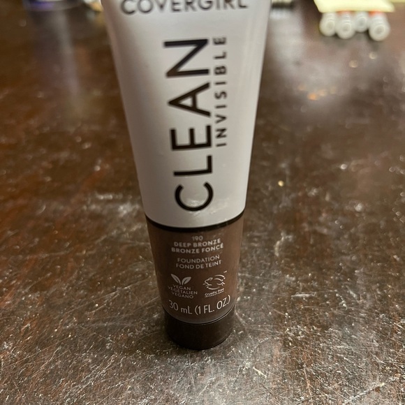 COVERGIRL | Makeup | Covergirl Clean Invisible Foundation Deep Bronze ...